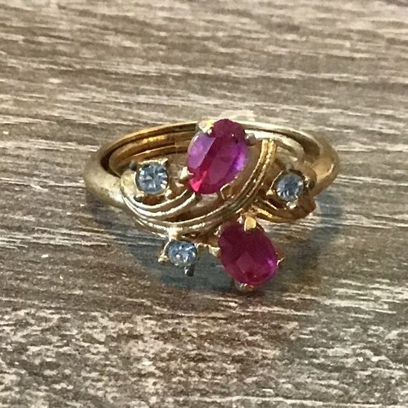 Avon | Jewelry | Vintage Avon Gold Tone Ruby Red Clear Stones Ring Fits ...